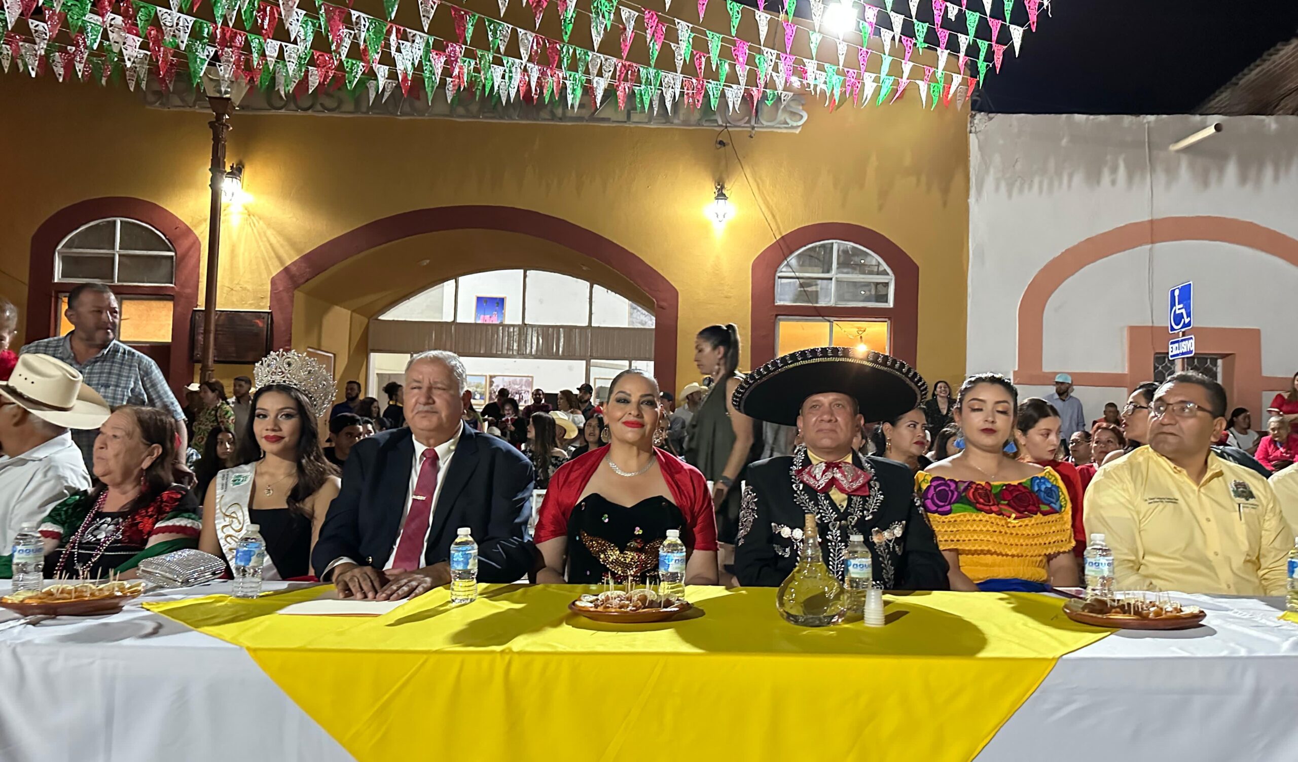 Nancy Vázquez da el Grito de Independencia en Nombre de Dios | Notigram