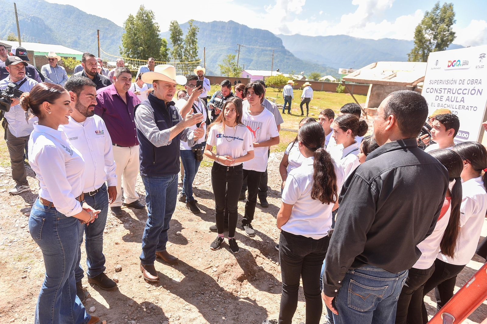 Esteban reconstruye en Otaez infraestructura educativa, deportiva ...