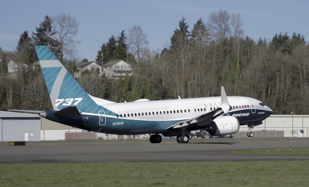 Avión de Alaska Airlines pierde una ventana en pleno vuelo en EU ...