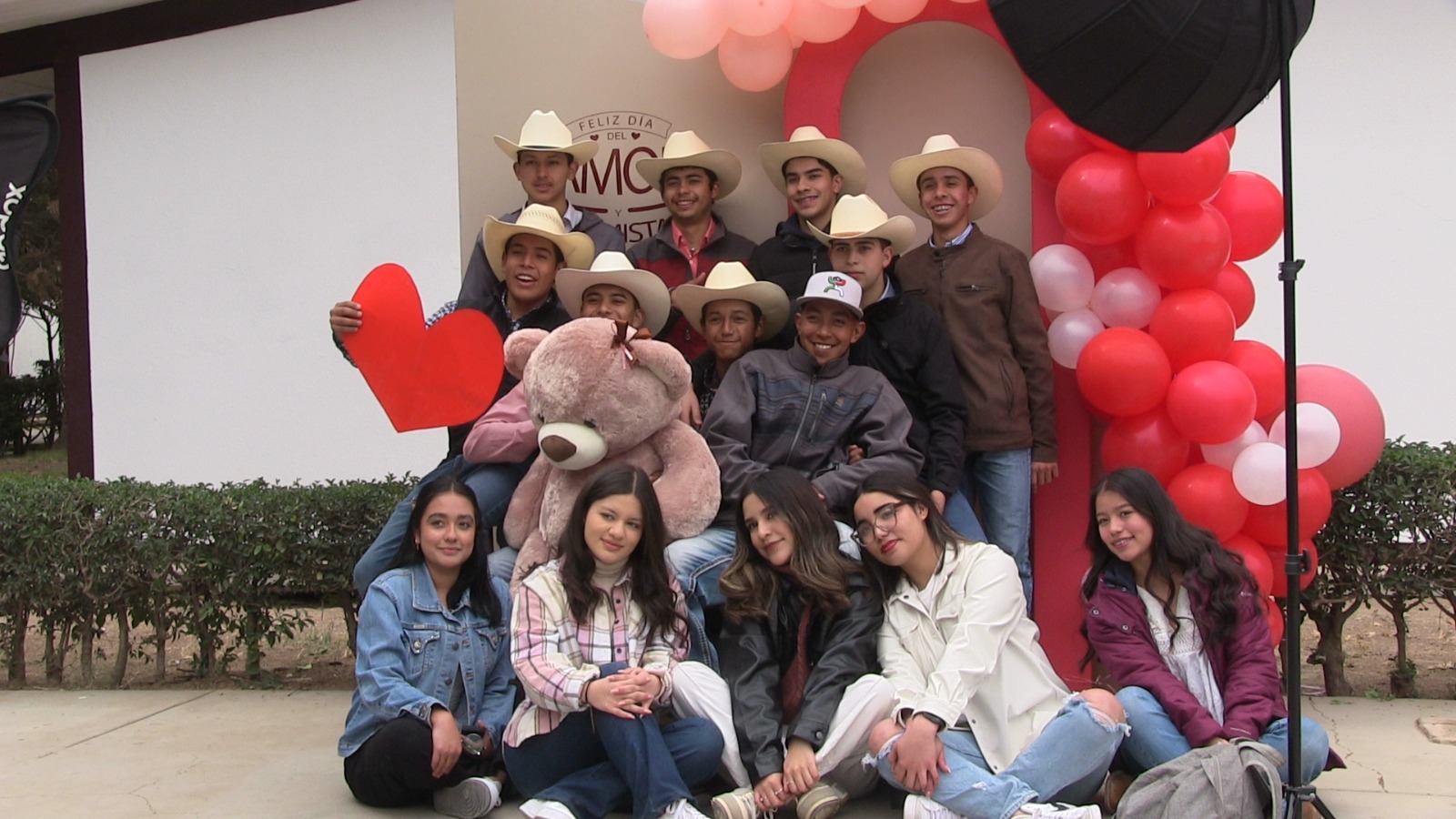 Celebración del día de San Valentín en el CBTIS 42 | Notigram