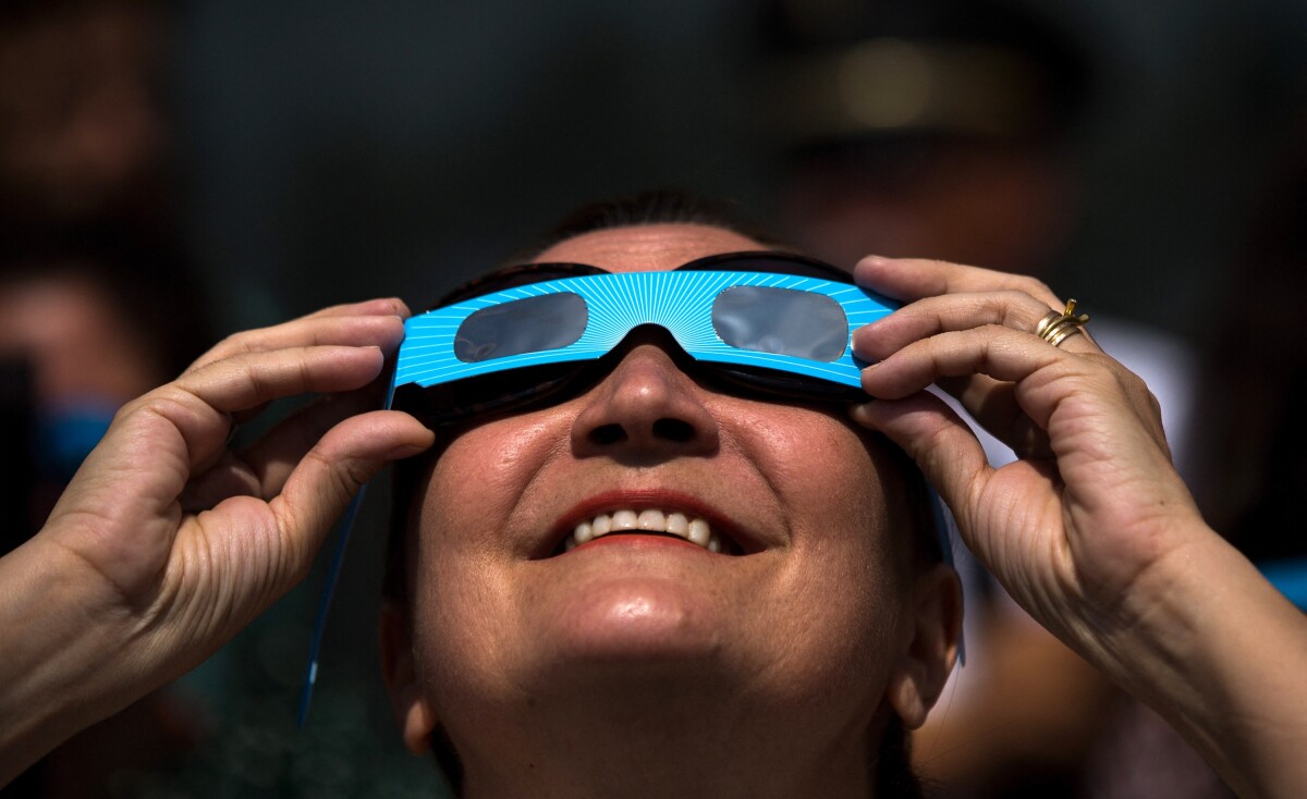 Utiliza Los Lentes Adecuados Para Ver El Eclipse Total De Sol Notigram
