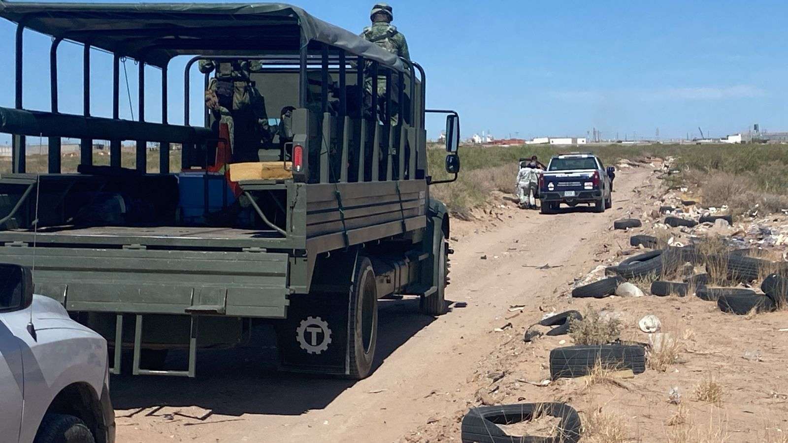 Hallan a un hombre sin vida en un camino de terracería; tenía manchas de sangre | Notigram