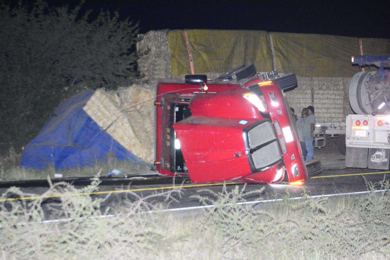 Fuerte volcadura en las curvas del perico | Notigram