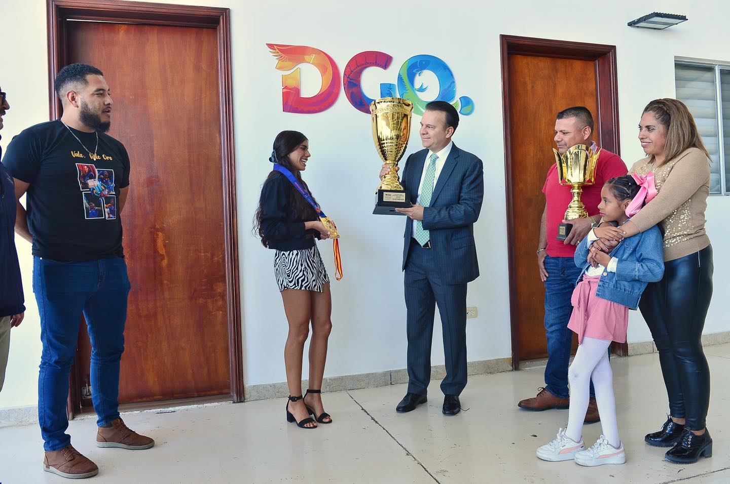 Reconoce Gobernador la dedicación de la Campeona Mundial de Boxeo ...