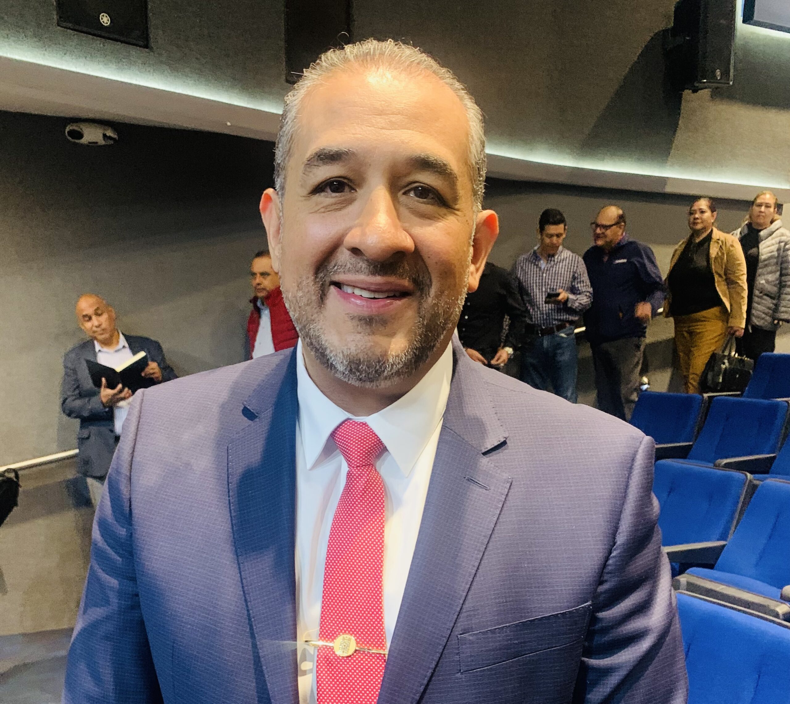 Seré el Rector de todas y todos, hago un llamado a trabajar de la mano ...