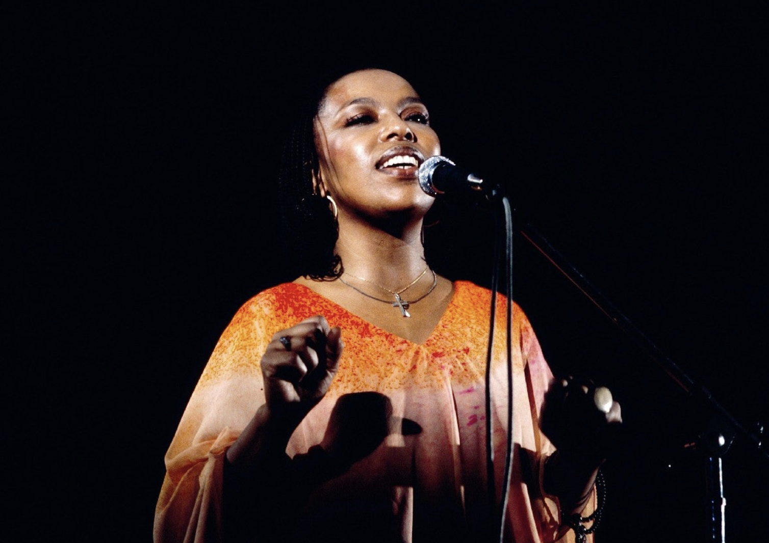 Muere Roberta Flack, la voz detrás de Killing Me Softly , a los 88 años ...