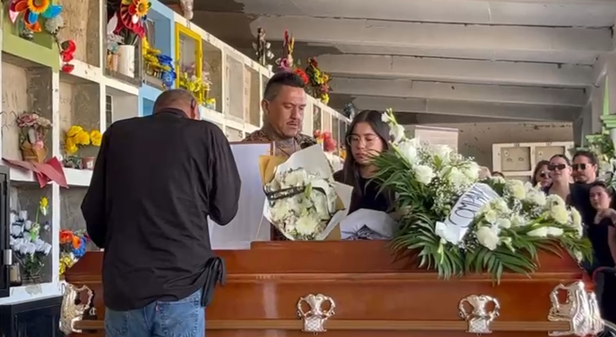 Despiden a Astrid y Ángel, víctimas del homicida de México. | Notigram