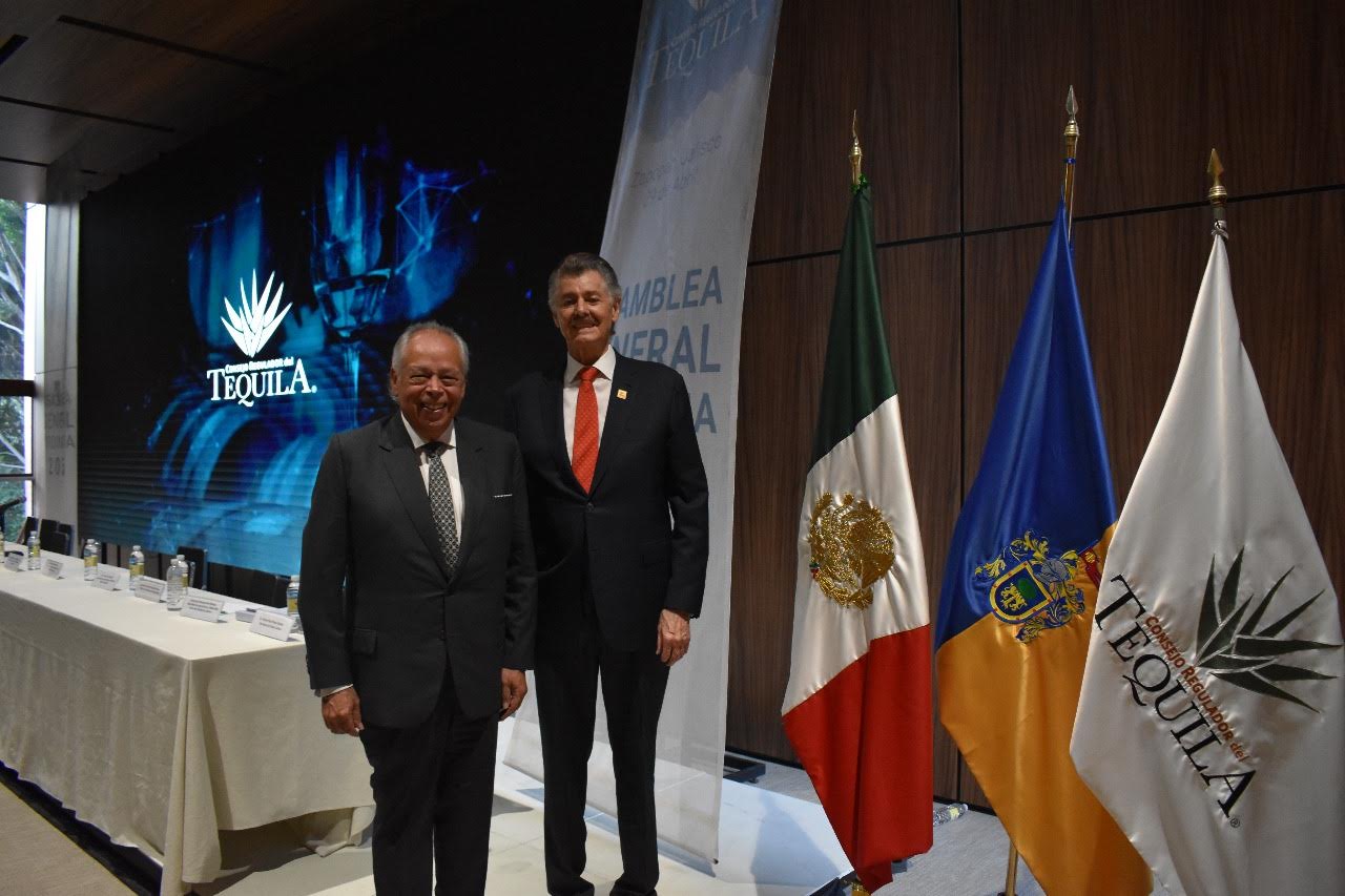 Aurelio López Rocha asume presidencia del Consejo Regulador del Tequila ...
