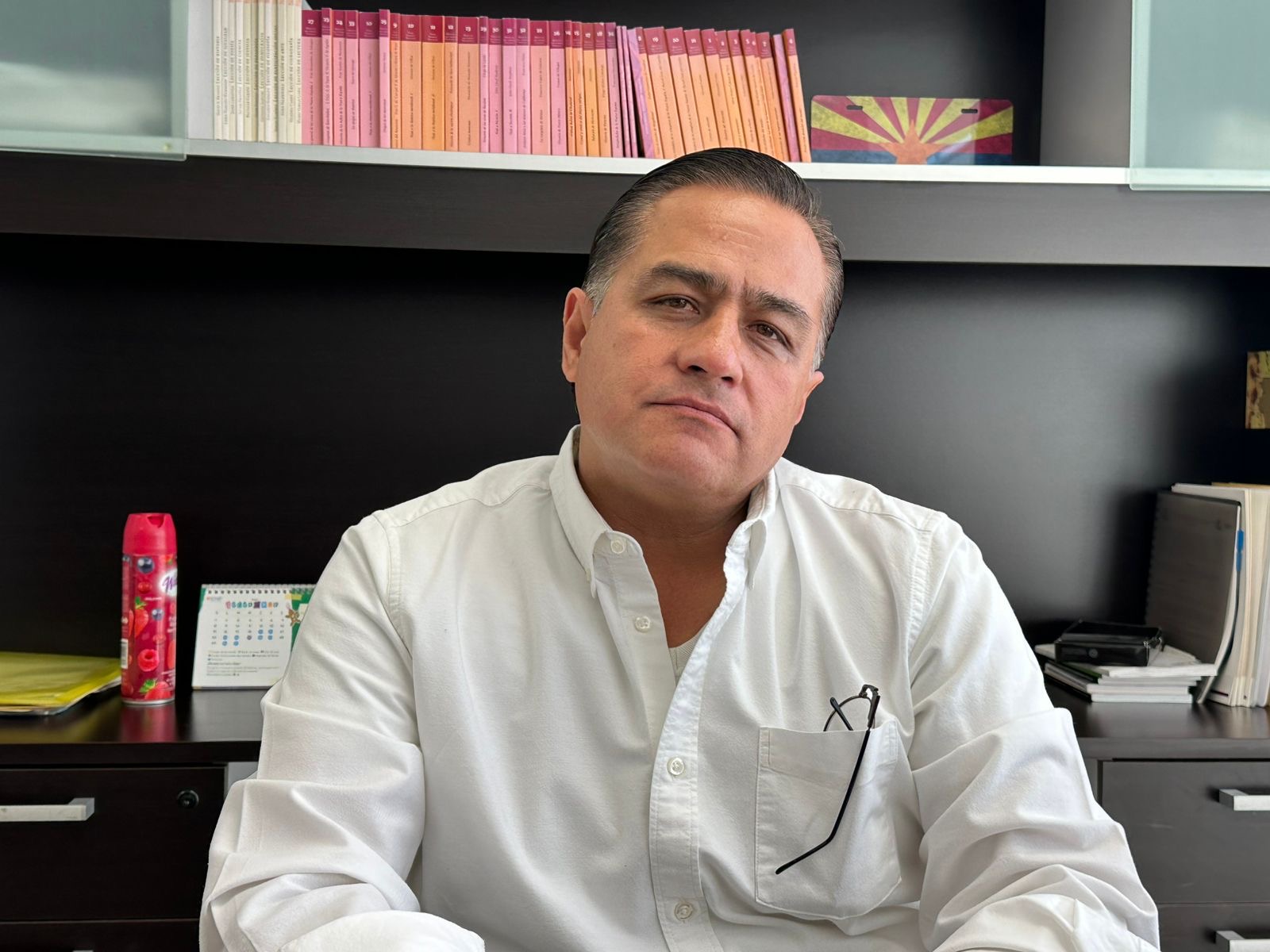 Suma dos faltas con este día el director de Jiménez, una tercera falta ...