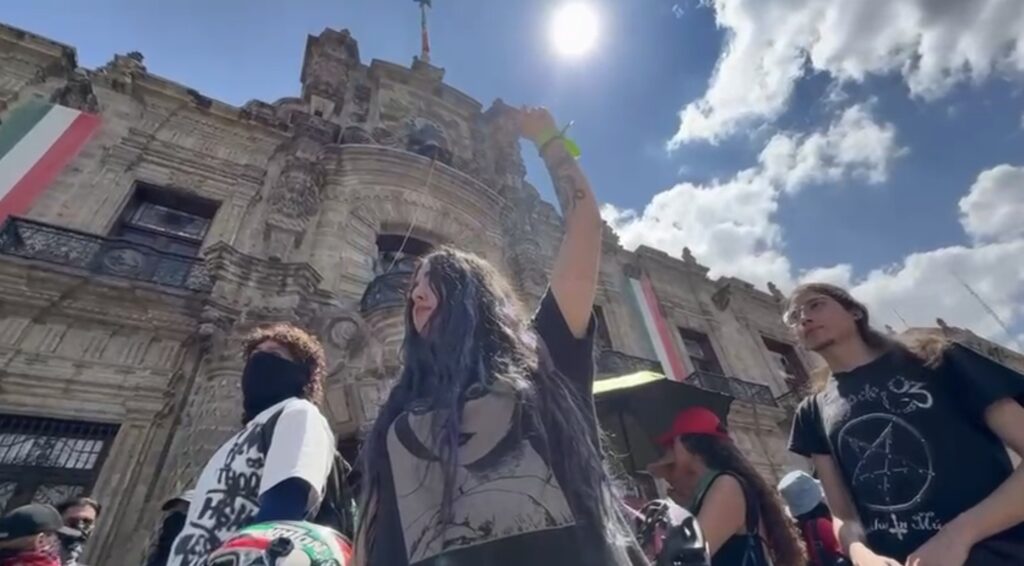 Marchan alumnos de la UDG para exigir reforma a la Ley Orgánica | Notigram