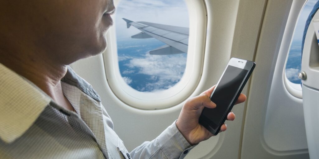 Por qué activar el modo avión en tu celular sigue siendo clave durante ...