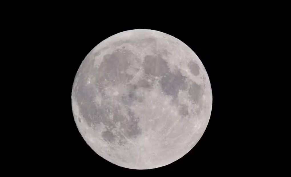 Hora exacta para disfrutar la Luna Fría 2025 en México | Notigram